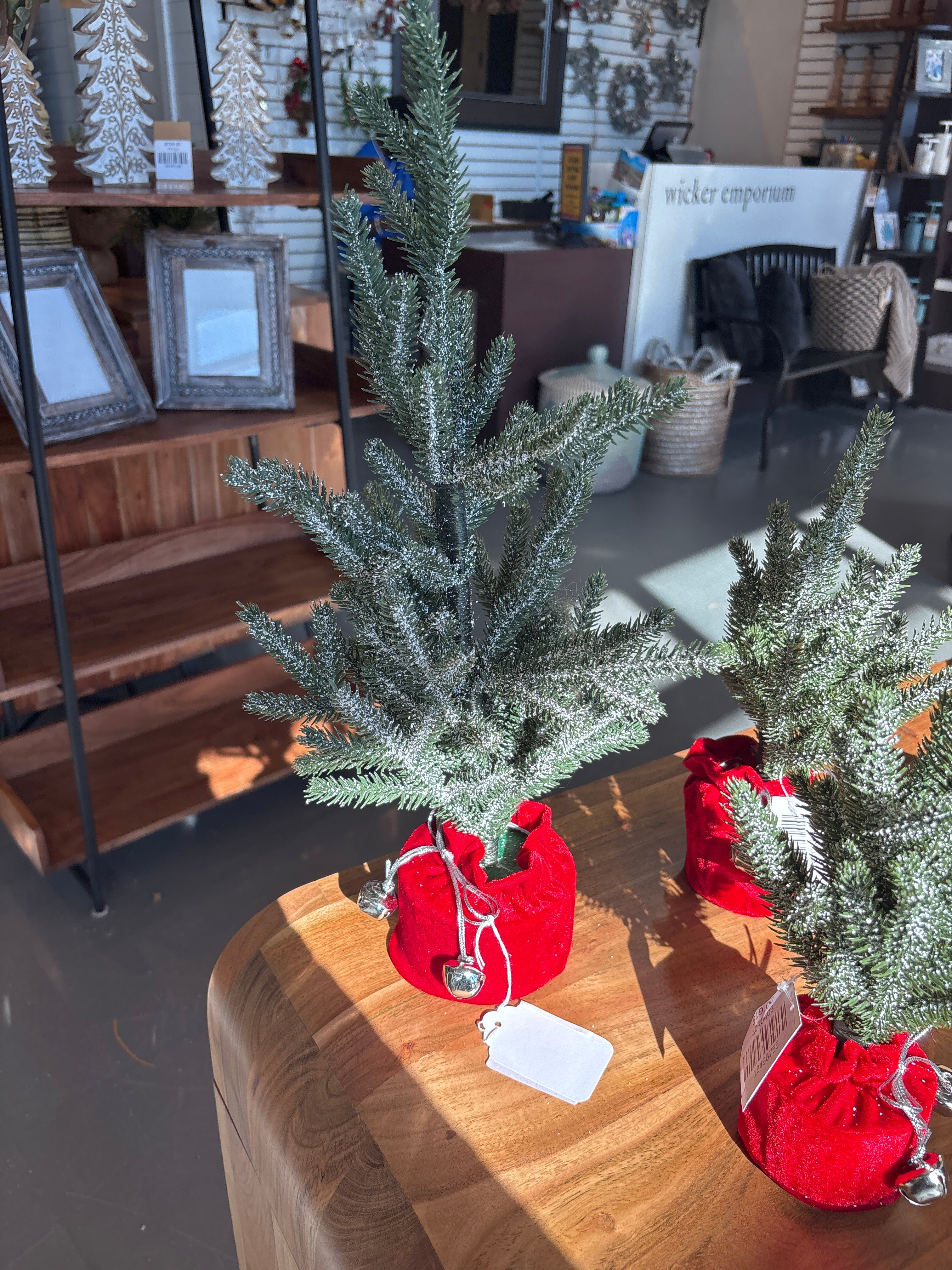 Medium Christmas Tree – Wicker Emporium